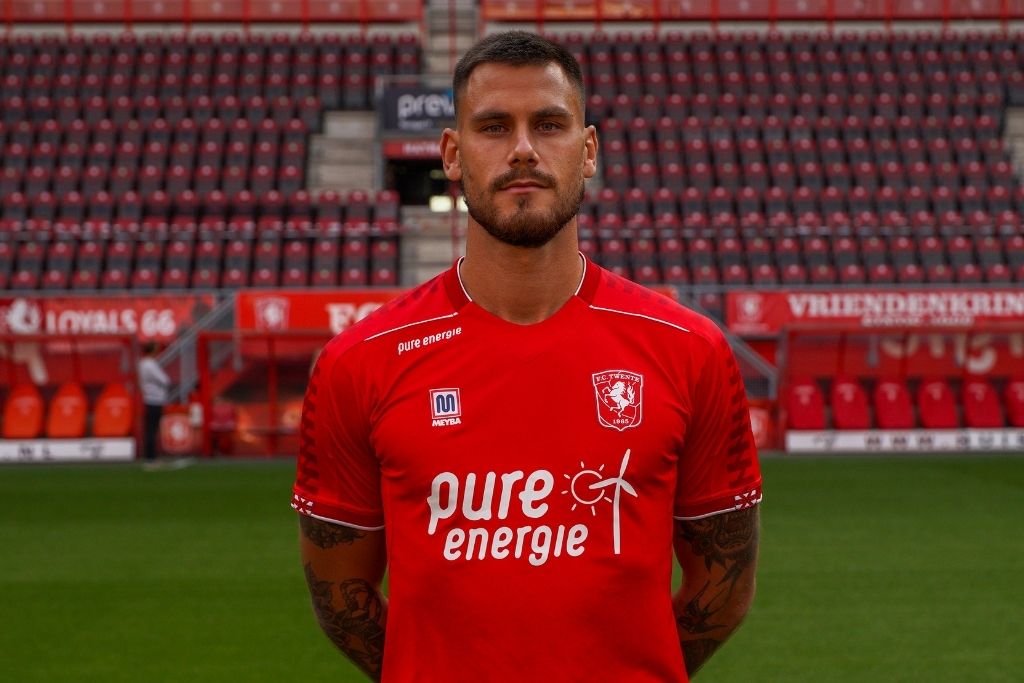 Officielt: Dario Dumic tager to år i Twente
